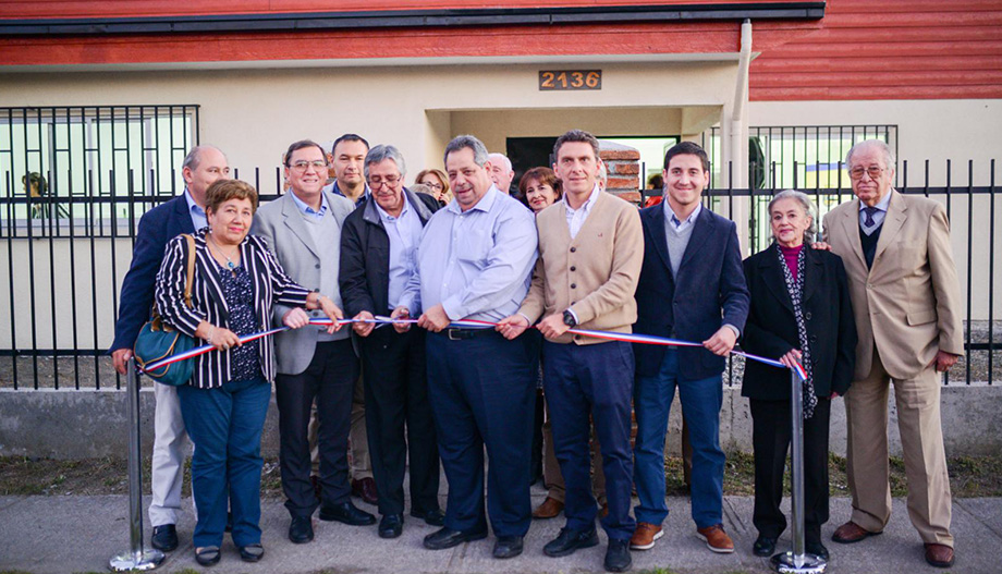 Inauguran sede vecinal en Villa Barcelona y entregan luminarias en ...
